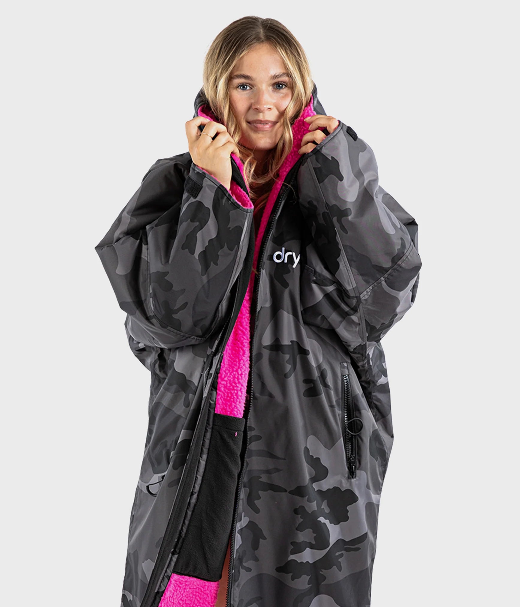 Dryrobe Long Sleeve Changing Robe - Black Camo/ Pink – Brighton Watersports